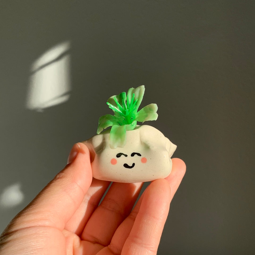 Dumpling Bud Vase – AJE Pottery